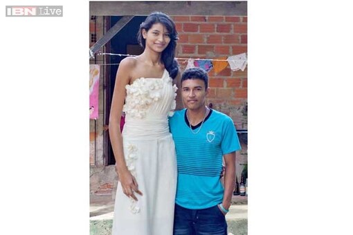 Height no bar: Brazil's tallest teen all set to marry 1 feet 4 inch ...