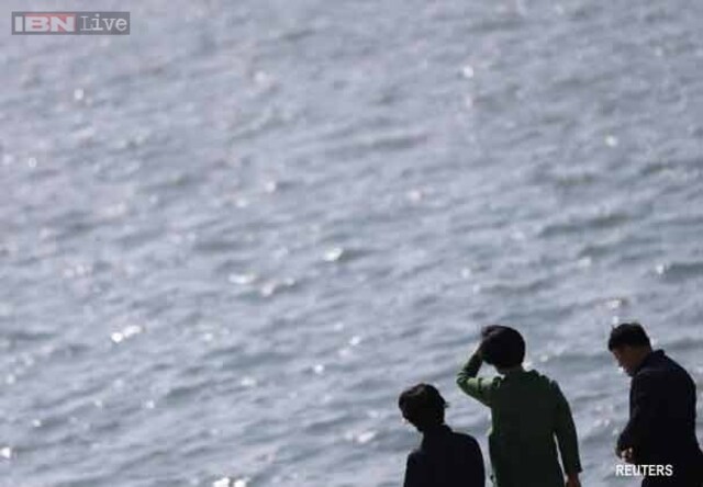 South Korean diver dies in ferry search operation - News18