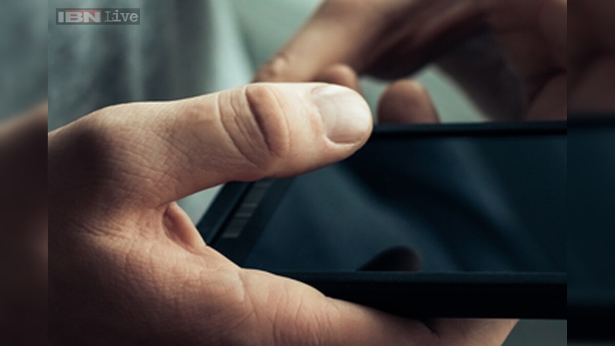 Typing a 25-word paragraph in 18.19 seconds teen sets Guinness record ...