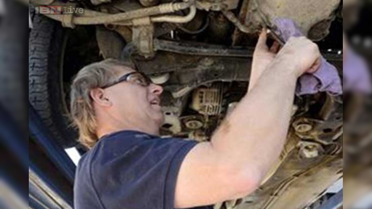 Blind man feels, hears his way to mechanic degree
