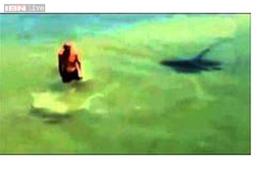 Is this shocking viral video of a stingray attacking a man on the beach ...