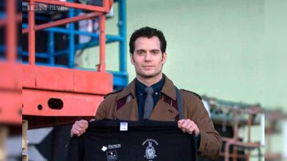 Revealed: The first look of Henry Cavill as Clark Kent in 'Batman Vs ...