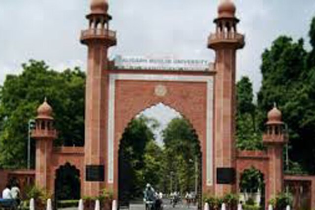 AMU professor Faizan Mustafa gets SAARC Best Law Teacher Award - News18