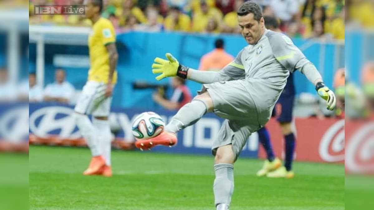 Brazil goalkeeper Julio Cesar joins Benfica