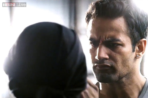 'I' first stills: Vikram stuns in four strikingly different get ups