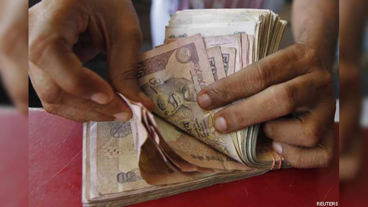 Rupee logs fifth straight weekly rise against US dollar - News18