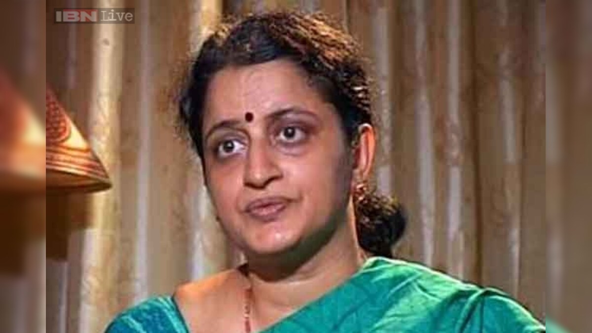 Slain ATS chief Hemant Karkare's wife Kavita Karkare dies following ...