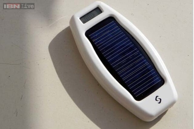 Researchers invent the first rechargeable solar battery - News18