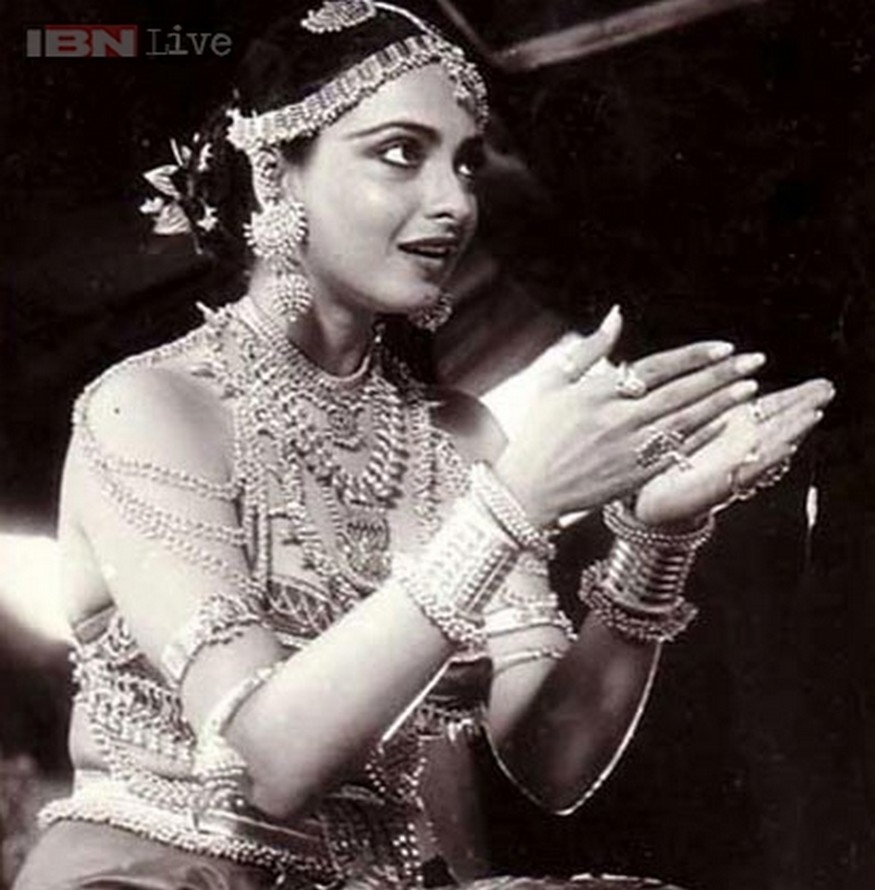 Rekha Turns 65: A Look at Things That Changed Her Life Forever - News18