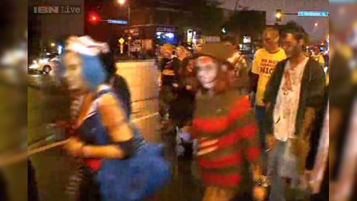 Santa Claus won't be the same again: Drunken Santa zombie breaks into a ...