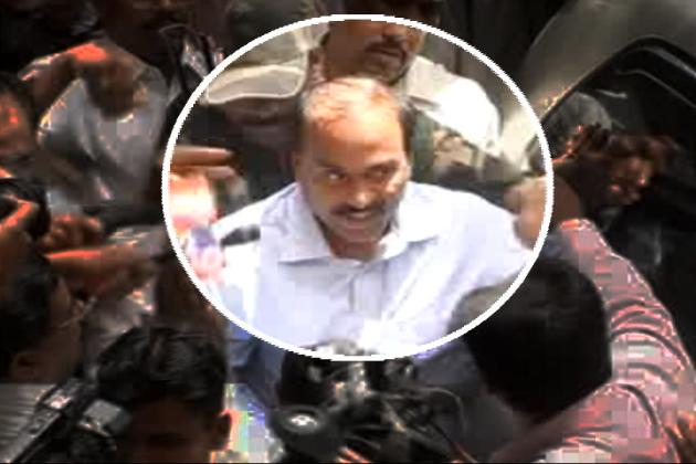 Former Karnataka Minister G Janardhan Reddy walks out of jail