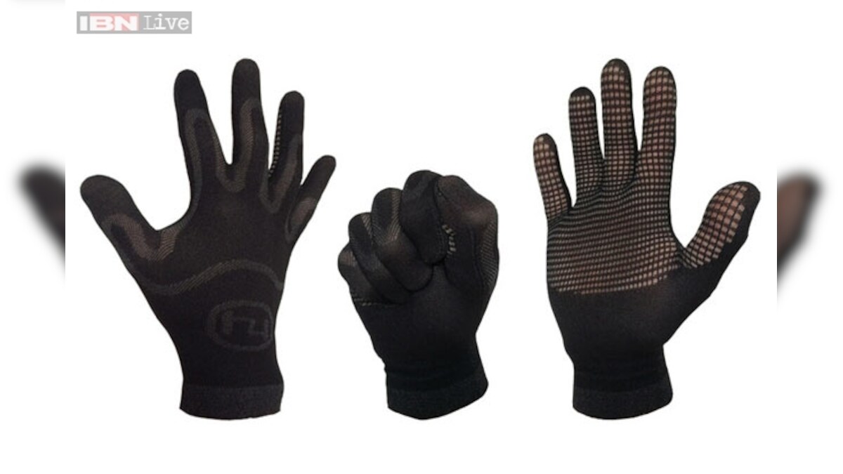 FLUX: Smart gloves with built-in climate control