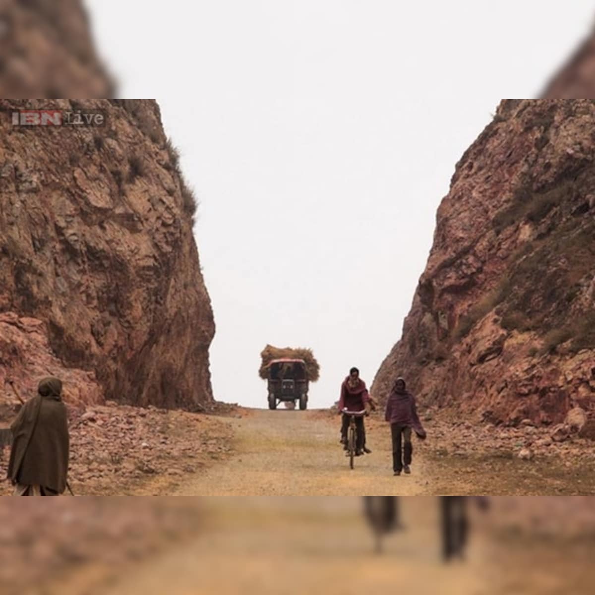 Mountain Man Of India': Lesser Known Facts About Manjhi Who Carved ...