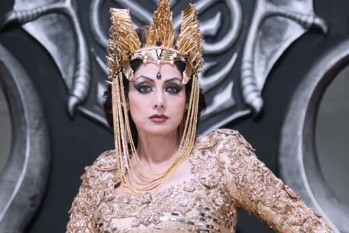 Sridevi looks drop-dead gorgeous as queen in 'Puli' trailer
