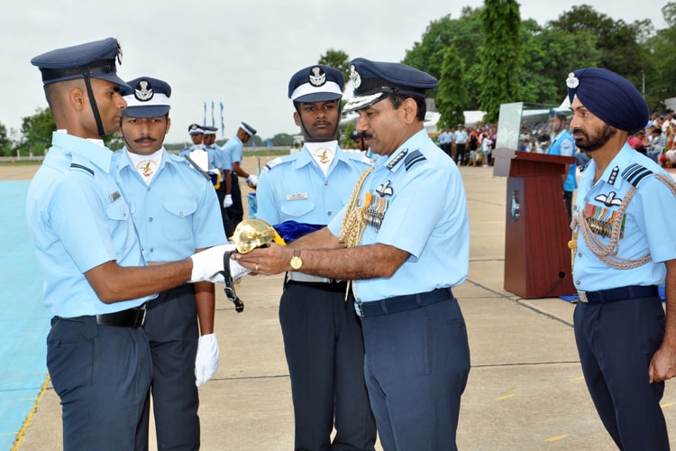 Indian Air Force welcomes 207 flight cadets including 46 women as ...