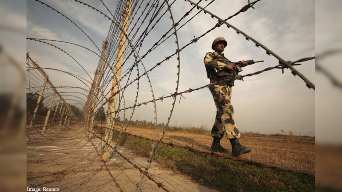 Pakistan returns Indian woman after inadvertent border crossing - News18