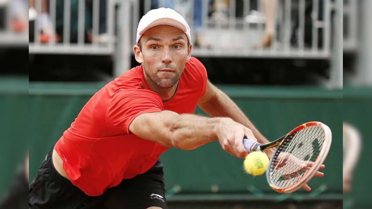 Big-serving Ivo Karlovic reaches quarter-finals at Topshelf Open