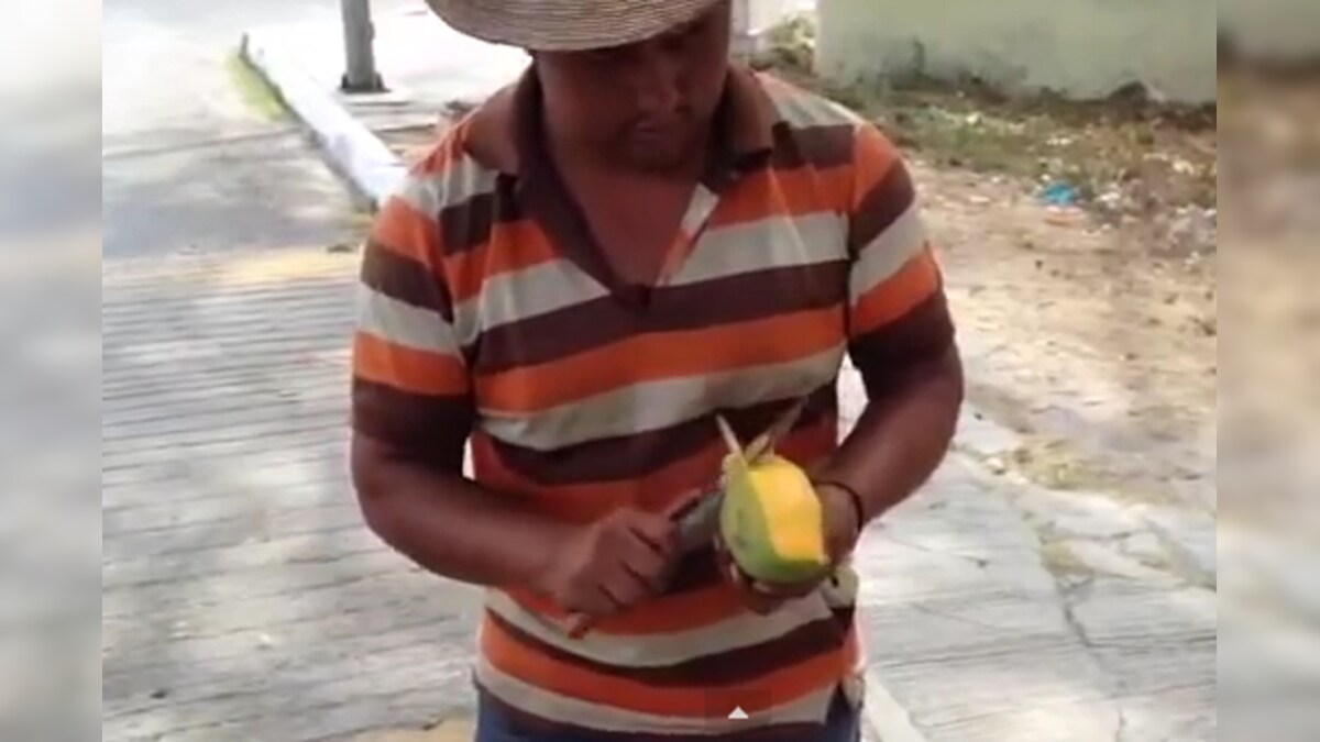 This mango vendor sure knows how to slice mangoes in style