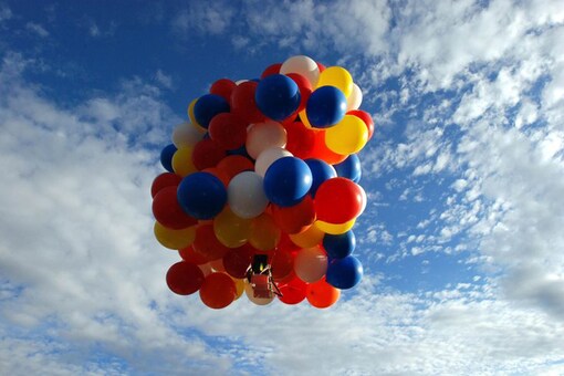 Canadian goes airborne in lawn chair lifted by helium balloons - News18