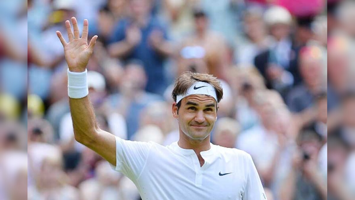 Roger Federer sails into 3rd round and hits 'tweener'