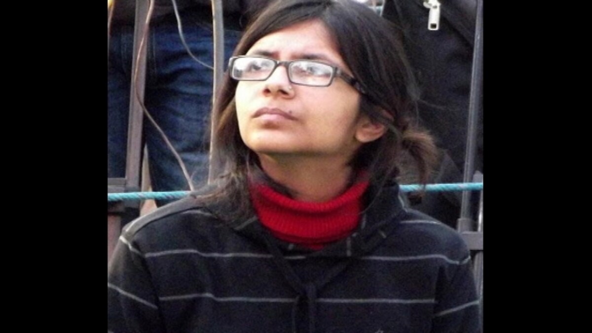 Swati Maliwal takes charge as DCW chief - News18