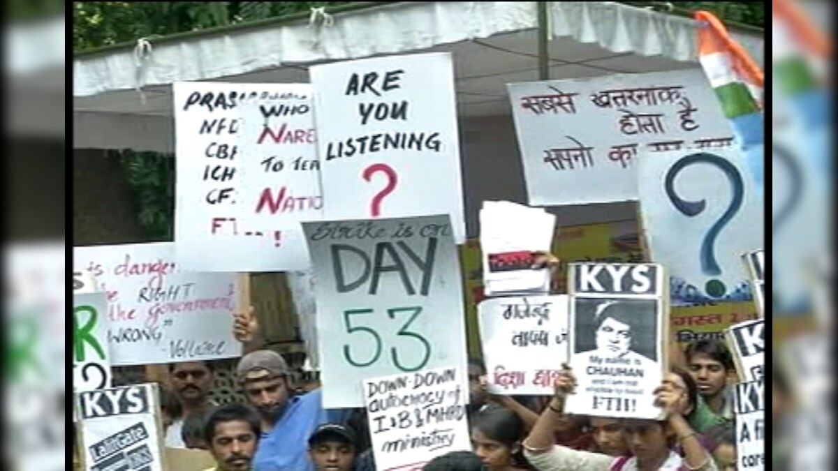 FTII student on hunger strike hospitalised - News18