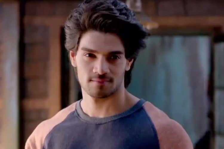 'Hero' stills: Salman Khan sings a love ballad for Sooraj Pancholi and ...
