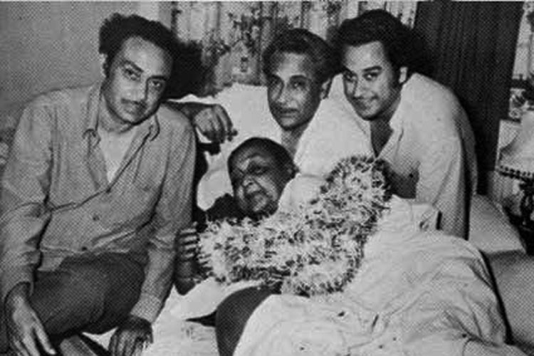 Kishore Kumar Birth Anniversary: Life in Pics of the 'Ultimate King of ...