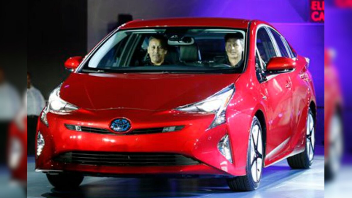 Toyota unveils sleeker, gas-powered 2016 Prius hybrid
