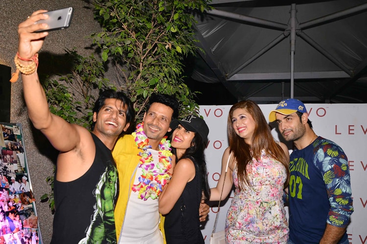 Photos: Prabhudeva, Sunil Grover join Manmeet for his birthday bash ...