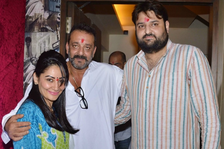 Snapshot: Sanjay Dutt and wife Manyata visit Mohit Kamboj's residence ...
