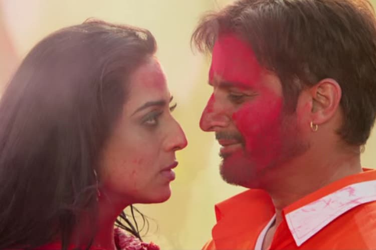 'Shareek' new stills: Jimmy Sheirgill can't keep his eyes off Mahi Gill ...