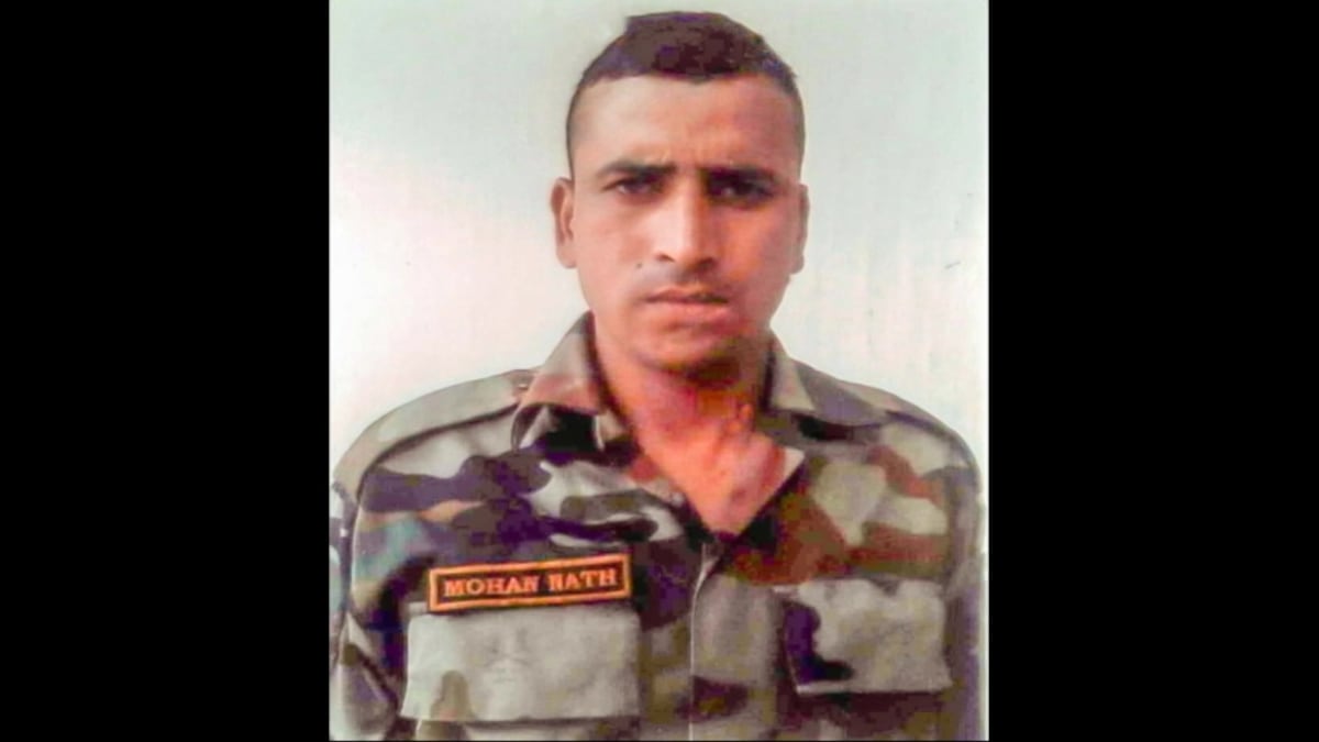 Martyred in Kashmir, Lance Naik Mohan Nath Goswami awarded Ashok Chakra ...