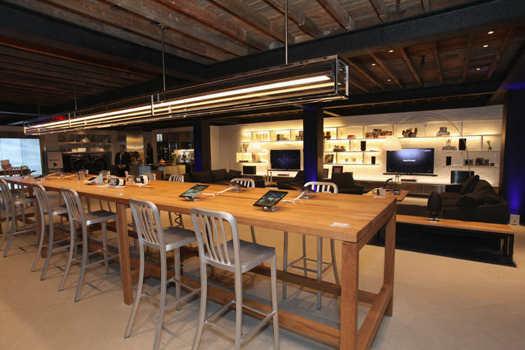 Photos: Inside Samsung's swanky new store in NYC that would make Apple ...