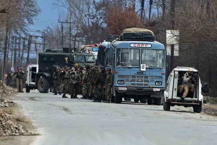 Army Captain martyred in Pampore encounter in J&K, terrorists still ...