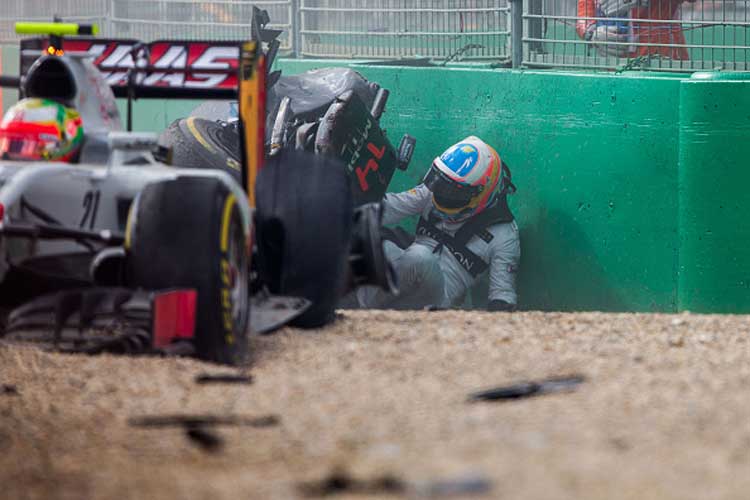 F1 Fernando Alonso Walks Away From Huge Crash At Australian Grand Prix
