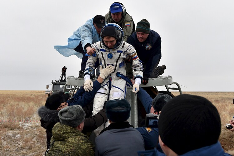 NASA crew returns to Earth after a year in space | Tech News - News18