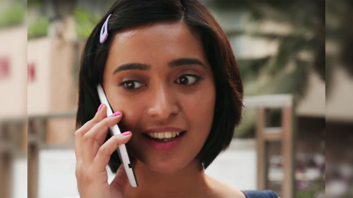 SRK Doesn't Make You Feel He's a Star: Sayani Gupta - News18