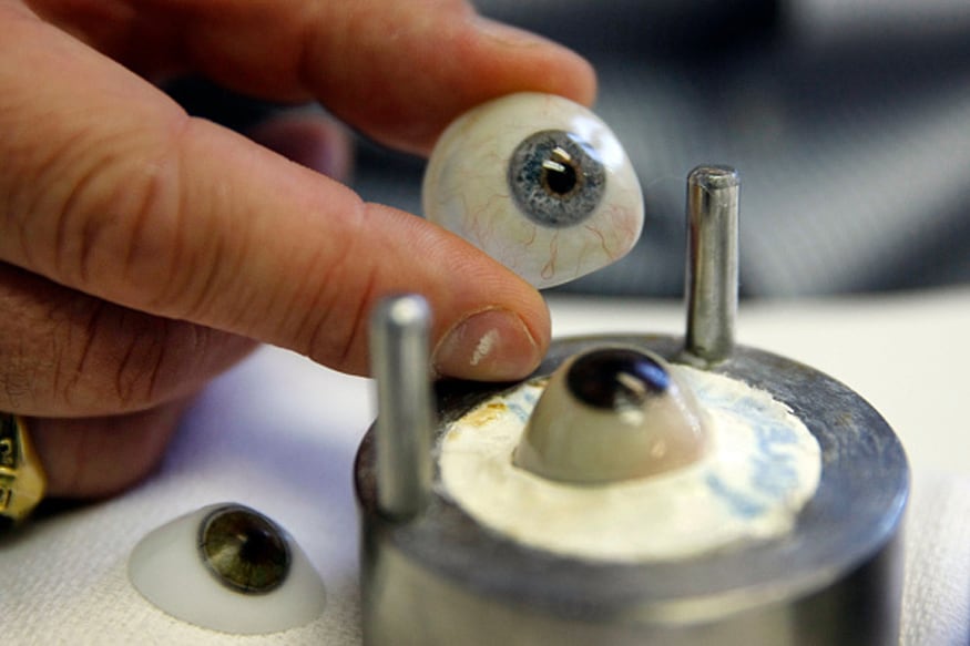 Google Wants to Correct Human Vision With Cyborg-like Lens