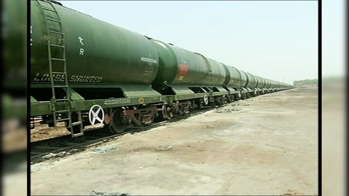 Relief for drought hit-Marathwada, train carrying water to reach Latur ...