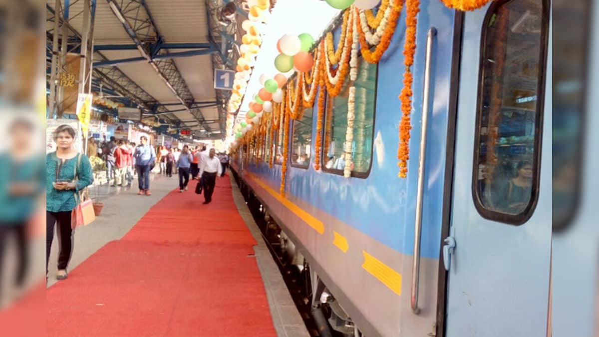 Gatimaan Express sets pace in ticket booking