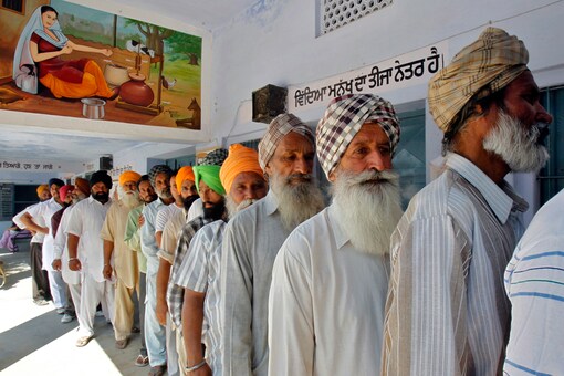 Bill in LS Denies Voting Rights to Sehajdhari Sikhs in SGPC Polls - News18