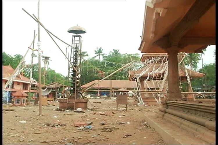 Focus on giving best treatment to survivors of Puttingal temple fire ...