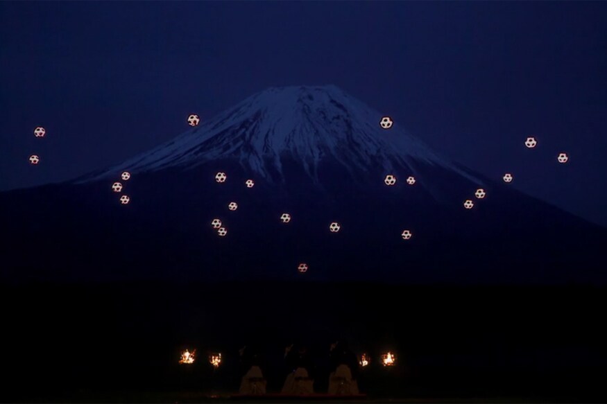 Watch: Mesmerising 'Drone Ballet' in Front of Mount Fuji - News18
