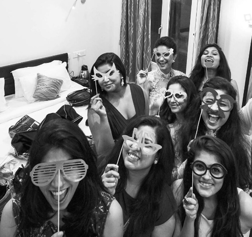 Dimpy Ganguly's Wedding Photoshoot Is Taking Social Media By Storm ...