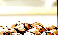 8 Mesmerising GIFs of Cake Icing That Will Give You Intense Cravings ...