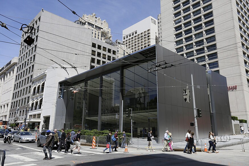 First Look: Inside the First of the Redesigned Apple Stores | Tech News ...