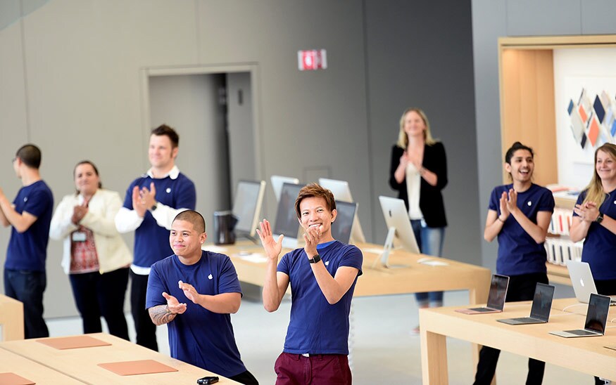 First Look: Inside the First of the Redesigned Apple Stores | Tech News ...
