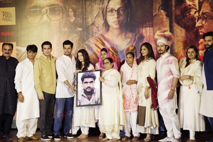 Aishwarya, Randeep Pay Tribute To Sarabjit Singh | Movies News - News18