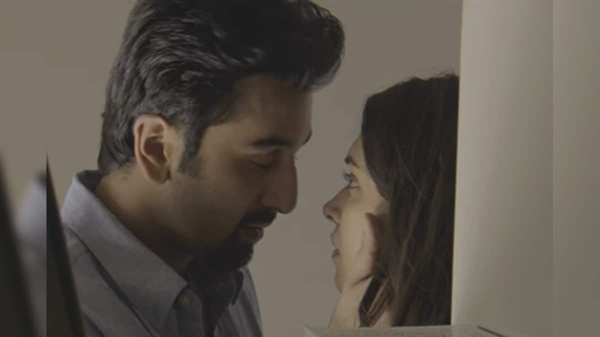 Watch: This Deleted Scene From 'Tamasha' Will Give You Goosebumps - News18
